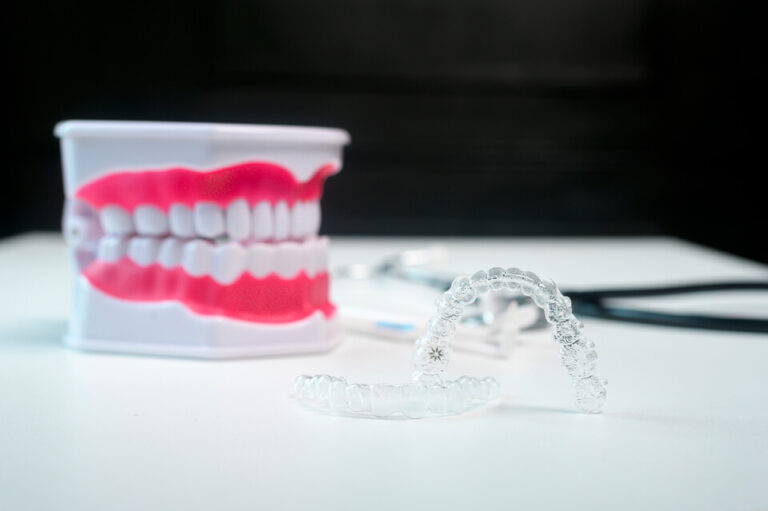 How To Clean Invisalign | Best Way of Cleaning Retainers & Trays